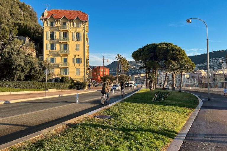 Scenic coastal walk from Nice to Villefranche-sur-Mer: Route + map ...