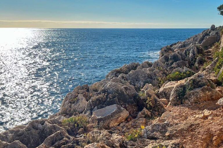 Scenic coastal walk from Nice to Villefranche-sur-Mer: Route + map ...