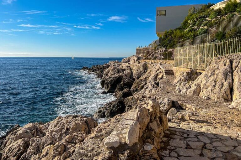 Scenic coastal walk from Nice to Villefranche-sur-Mer: Route + map ...